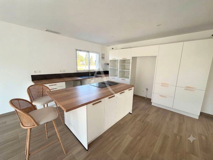Maison 4 pièces à louer à Ornaisons