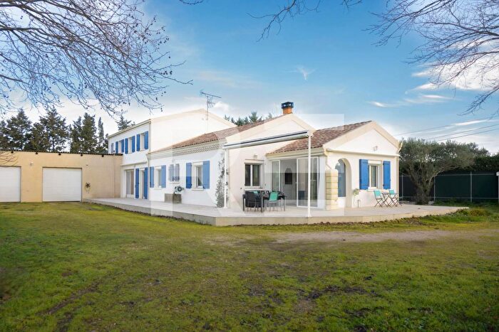 Maison à vendre - Le Cailar - 9 pièces - 6 chambres