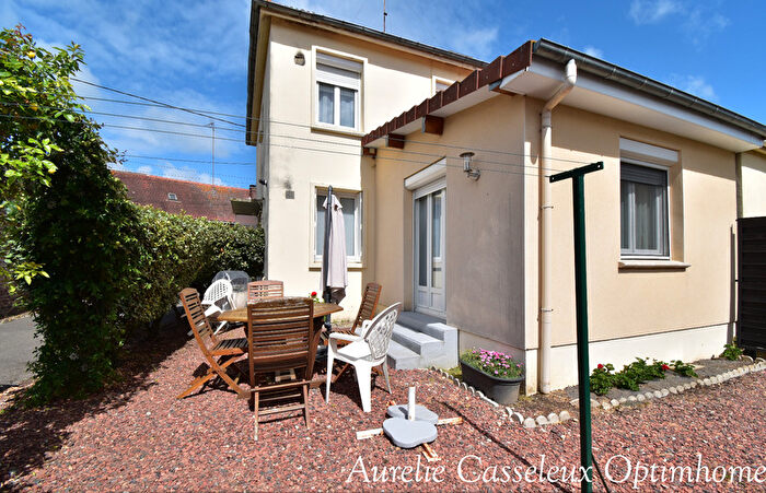 Maison 4 pièces à Charmes, à vendre