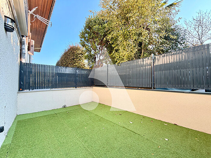 Appartement à vendre - Viviers-du-Lac - 3 pièces - 2 chambres