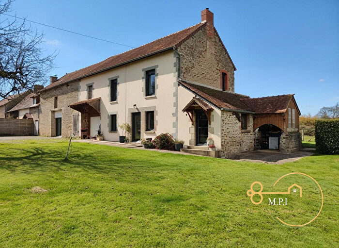 Maison à vendre - Saint-Pierre-des-Nids - 9 pièces - 5 chambres