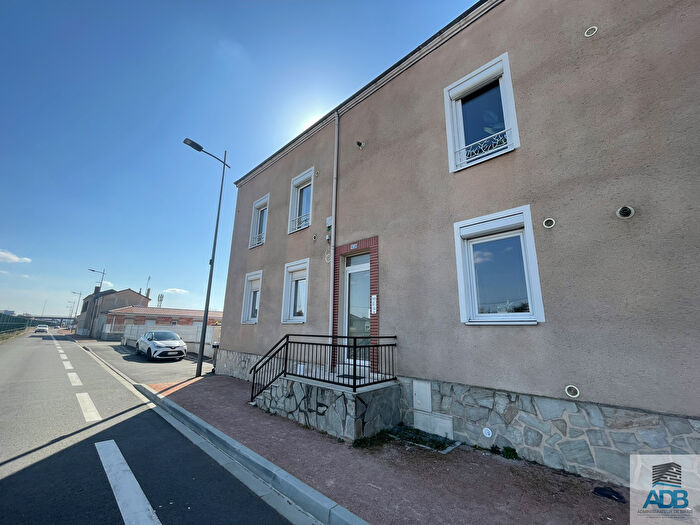 Appartement à vendre - Riorges - 5 pièces - 3 chambres