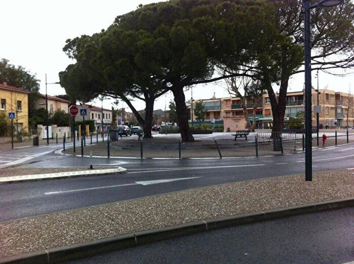 Appartement à louer - Le Fort, Six-Fours-les-Plages - 2 pièces - 1 chambre