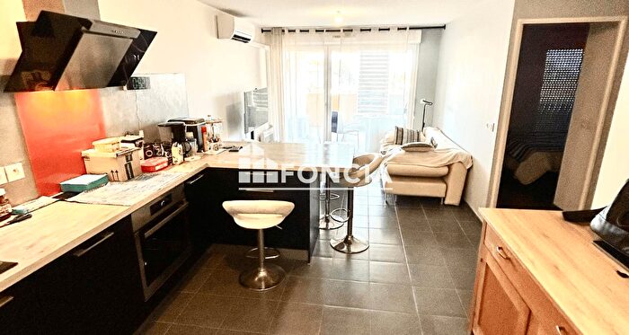 Appartement à vendre - Marseille e , Bon Secours - 2 pièces - 1 chambre