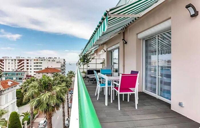 Appartement à louer - Antibes - 2 pièces - 1 chambre