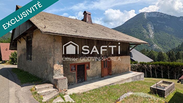 Maison 5 pièces à Bonnevaux, à vendre
