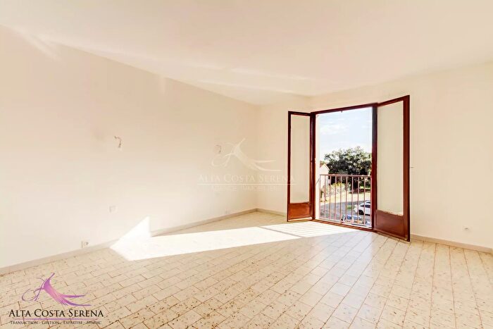 Appartement à vendre - Ghisonaccia - 4 pièces - 3 chambres