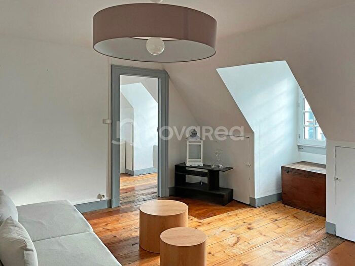 Appartement 2 pièces à Pau, Centre-ville, à louer