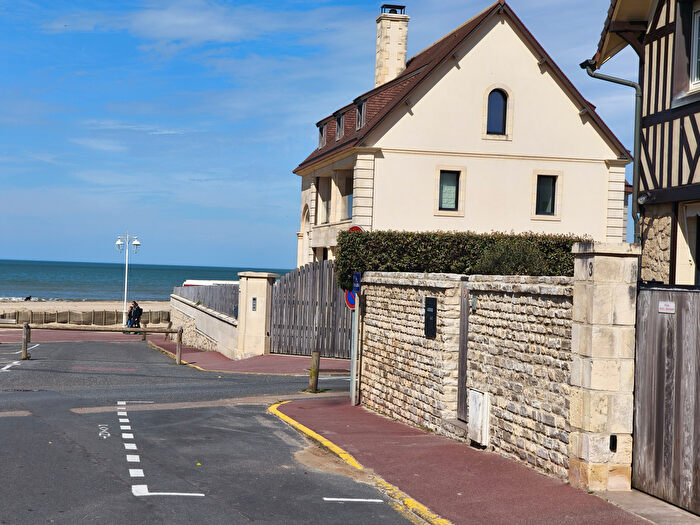 Appartement à vendre - Benerville-sur-Mer - 4 pièces - 3 chambres