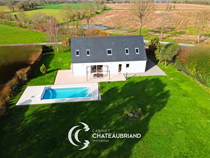 Maison à vendre - Sens-de-Bretagne - 9 pièces - 6 chambres