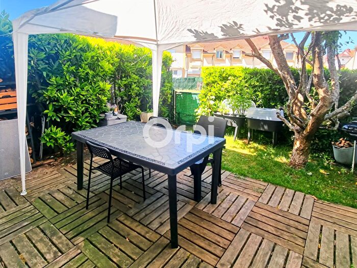 Appartement 4 pièces à Fosses, à vendre