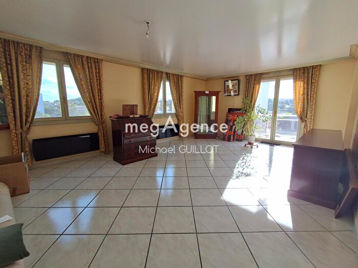 Appartement à vendre - Villefranche-sur-Saône, Centre-ville - 5 pièces - 3 chambres