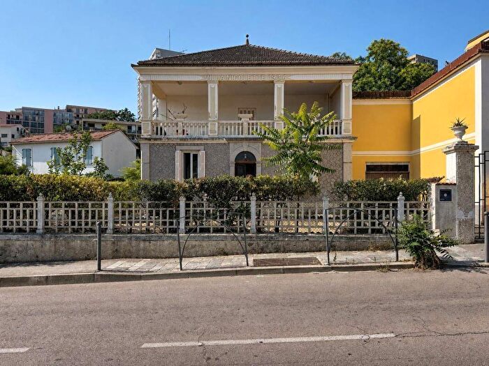 Maison 5 pièces à Les Jardins de l'Empereur, Ajaccio, à louer