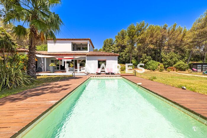 Maison à louer - Marseille e , Les Accates - 5 pièces - 3 chambres