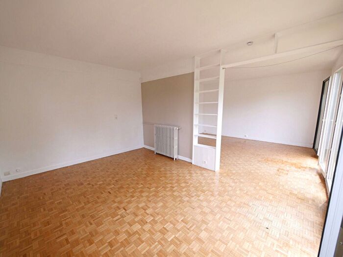 Appartement 3 pièces à Europe-Pierre Midrin, Sèvres, à louer