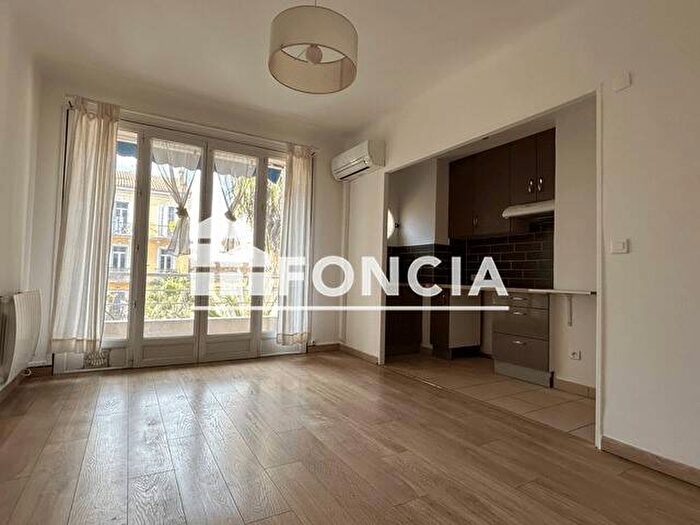 Appartement à louer - Gambetta, Hyères - 2 pièces - 1 chambre