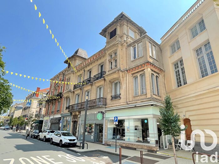 Appartement à vendre - Châtel-Guyon - 5 pièces - 2 chambres