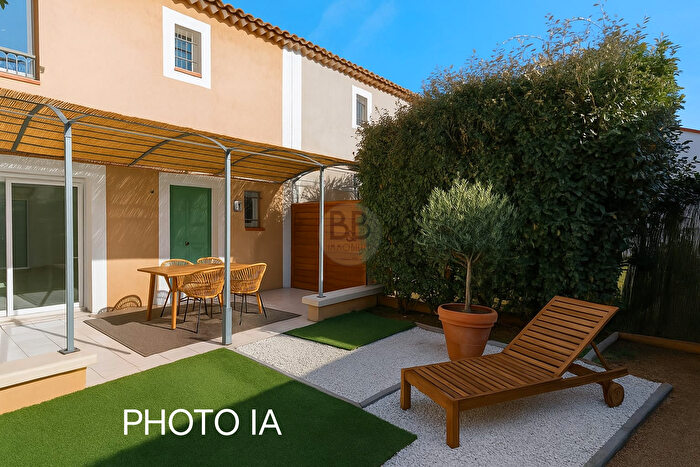 Maison à vendre - Roquebrune-sur-Argens - 4 pièces - 3 chambres