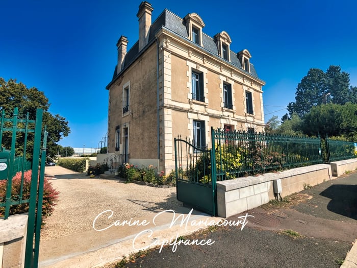 Saint-Maixent-l'École - Maison 7 pièces à vendre