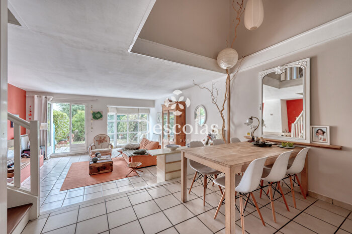 Maison 6 pièces à Saint-Germain-en-Laye, Pontel, Schnapper, Sous-préfecture, à vendre