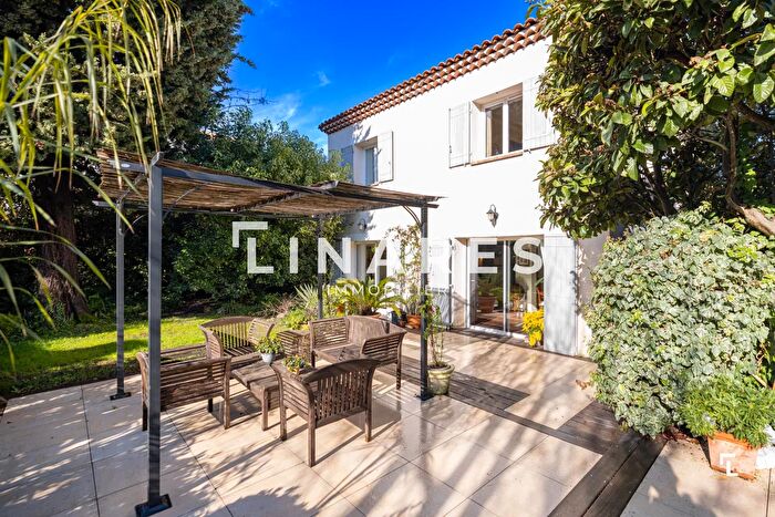 Maison à vendre - Aubagne, Longuillar, Perussone, Charrel - 4 pièces - 3 chambres