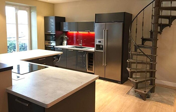 Appartement à louer - Dufau-Tourasse, Pau - 5 pièces - 4 chambres