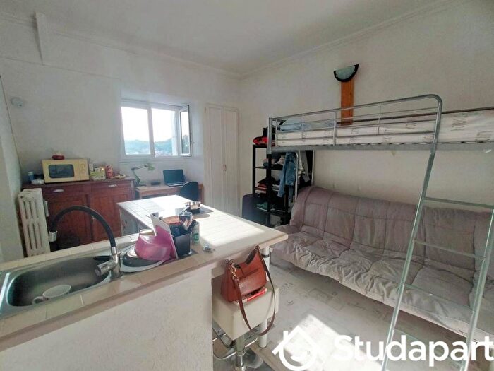 Appartement à louer - Saint Jacques-Chavanelle, Saint-Étienne - 1 pièce