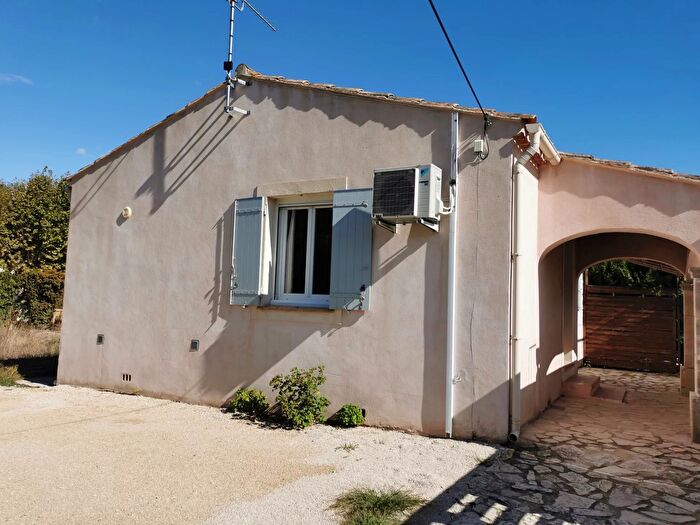 Arles, Pont de Crau, Moulès : Maison 3 pièces à louer
