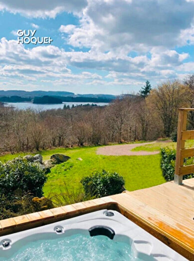 Moux-en-Morvan : Maison 6 pièces à vendre