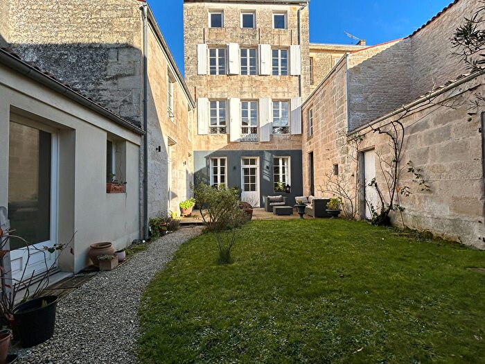 Maison à vendre - Niort, Centre-ville - 10 pièces - 6 chambres