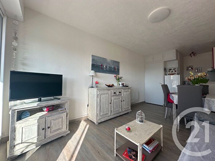 Maisons à vendre et appartements à louer - 1