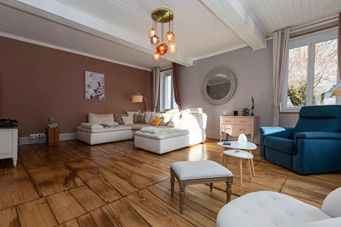 Maison à vendre - Saint-Sorlin-de-Morestel - 7 pièces - 3 chambres