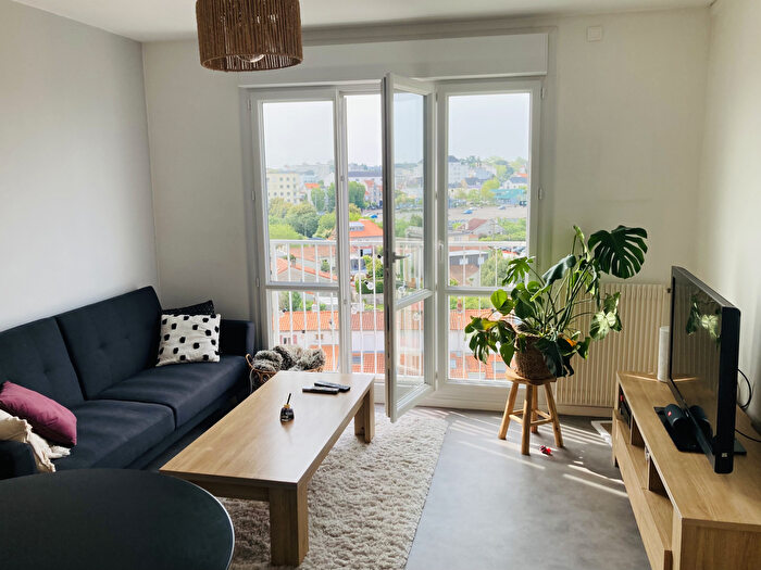 Rezé, Pont Rousseau : Appartement 2 pièces à louer