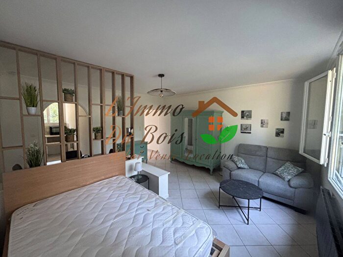 Roussillon : Appartement 1 pièce à louer