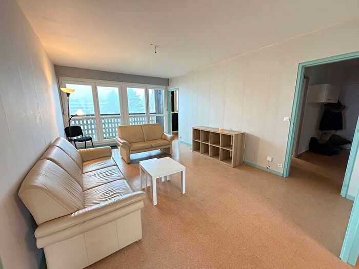 Les Mesnils-Pasteur Nord, Dole : Appartement 5 pièces à louer