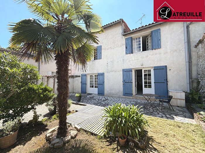 Mortagne-sur-Gironde - Maison 5 pièces à vendre