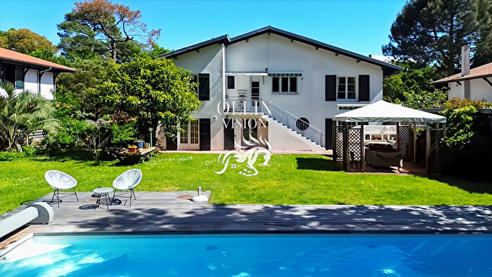 Maison à vendre - Arcachon - 8 pièces - 6 chambres