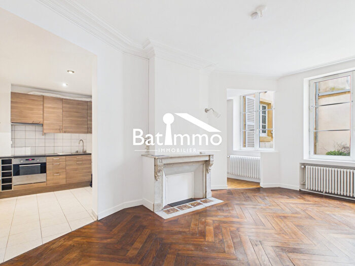 Metz, Ancienne ville : Appartement 2 pièces à vendre