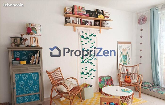 Appartement à louer - Saussan - 2 pièces - 1 chambre