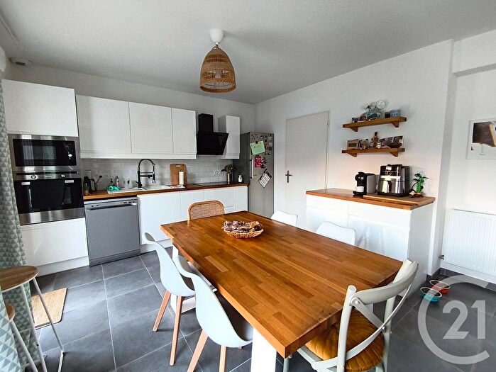 Maison à louer - Saint-Aubin-de-Médoc - 4 pièces - 3 chambres