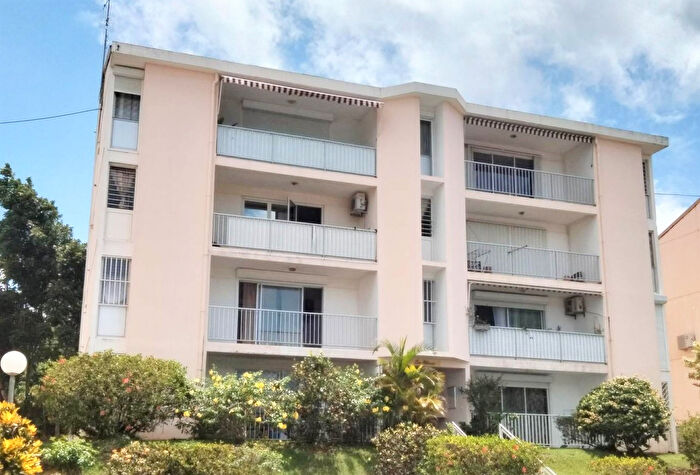 Appartement à vendre - Fort-de-France - 4 pièces - 3 chambres