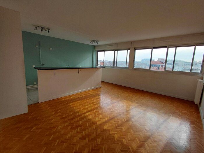Appartement 2 pièces à louer à Saint Louis, Lyon 7ème arrondissement