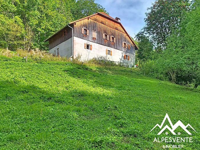Maison 7 pièces à Habère-Lullin, à vendre