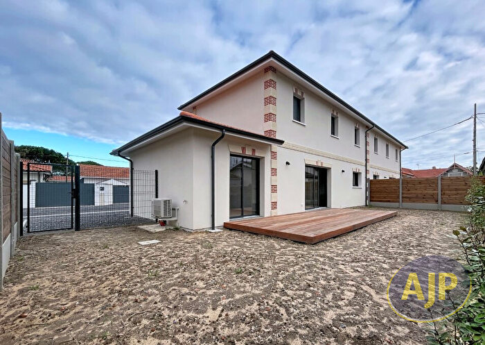 Maison à vendre - Gujan-Mestras, Centre-ville - 5 pièces - 4 chambres