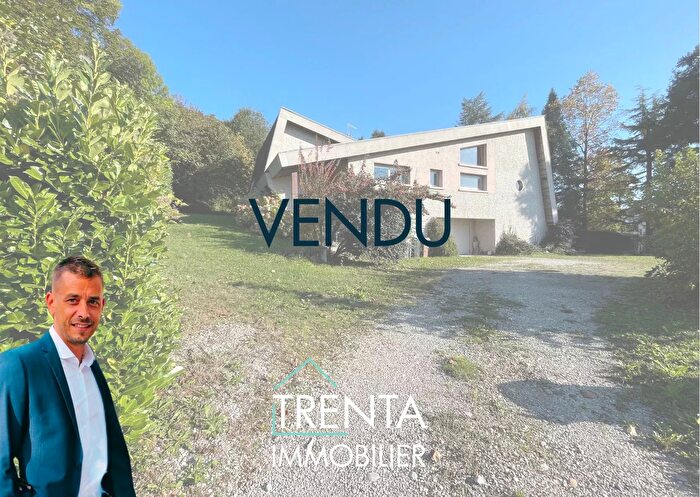 Maison à vendre - Voiron, Souillet, Vouise, Belvédère - 9 pièces - 5 chambres