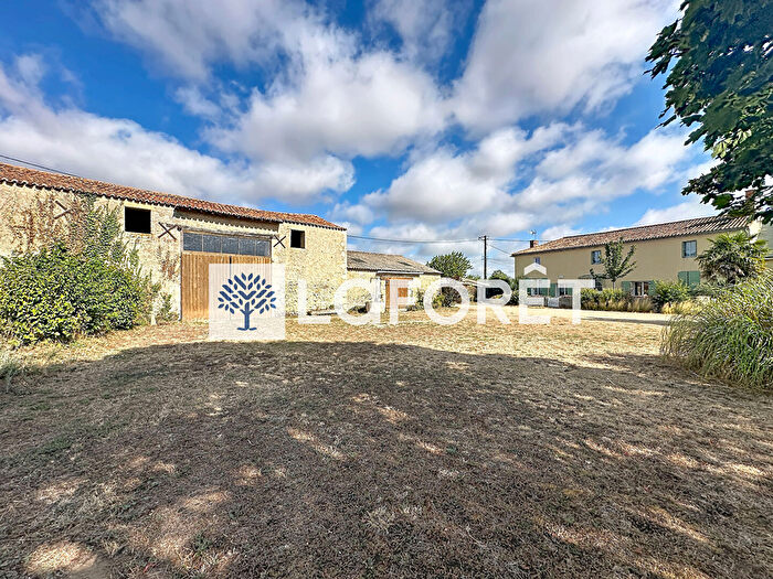Saint-Généroux : Maison 10 pièces à vendre