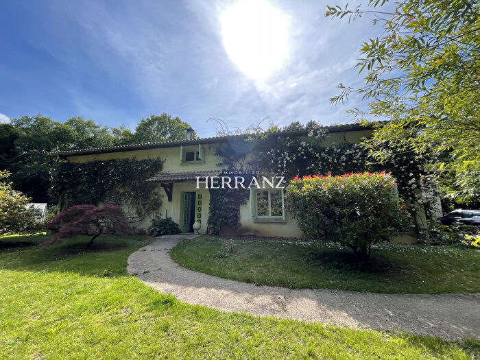 Maison à vendre - Blasimon - 6 pièces - 5 chambres