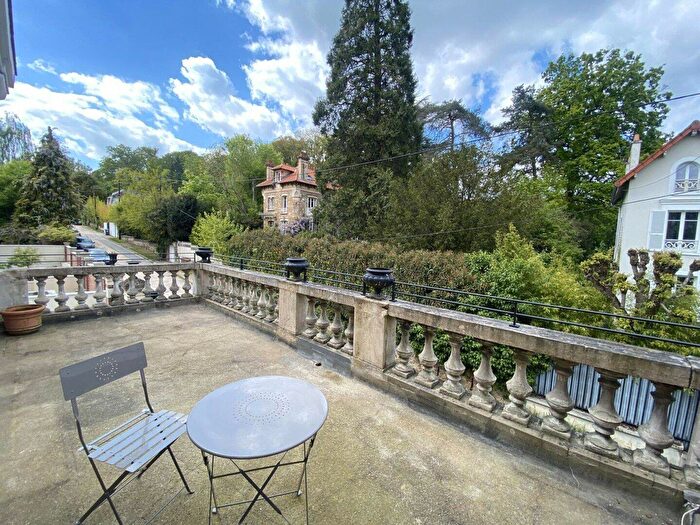 Appartement à louer - Poincare, Garches - 3 pièces - 2 chambres