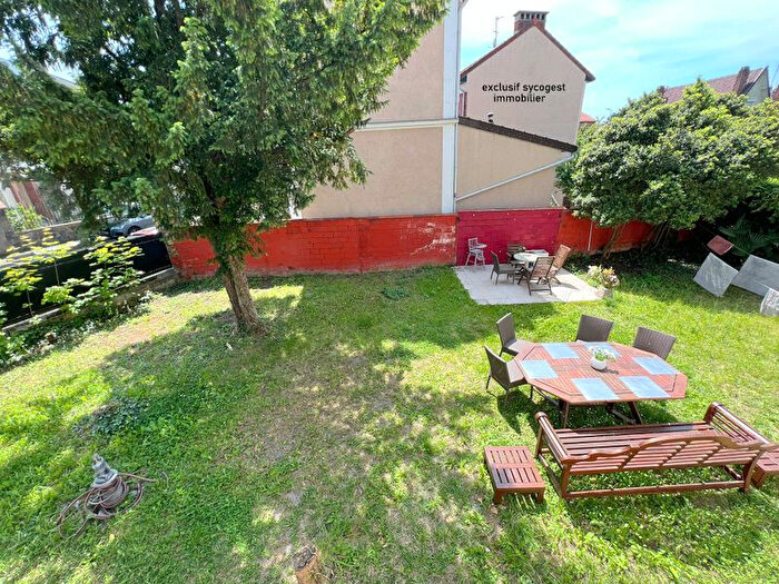 Maison à vendre - Noisy-le-Sec, Centre-ville, Gare - 9 pièces - 6 chambres