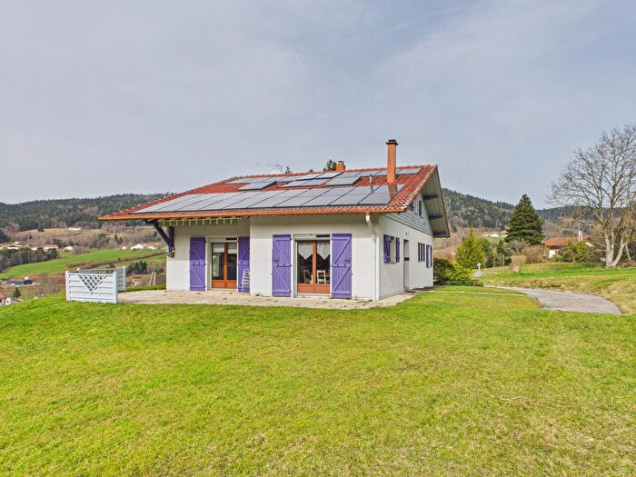 Maison à vendre - Le Syndicat - 9 pièces - 5 chambres